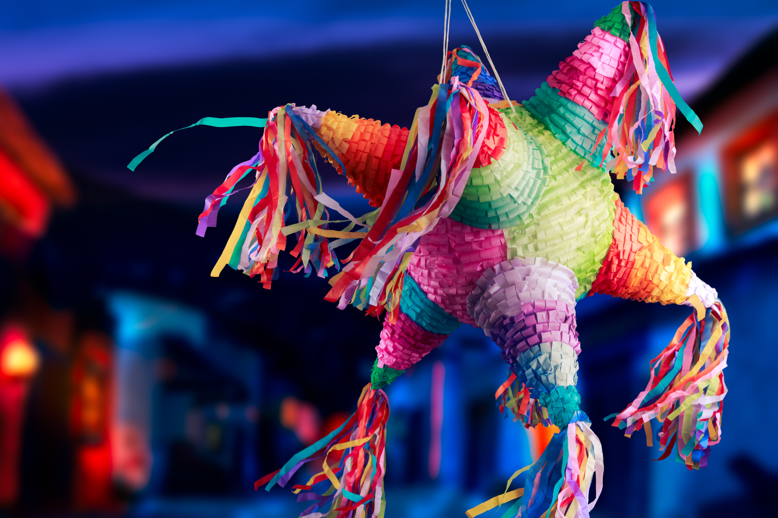 La fascinante historia de la piñata en México
