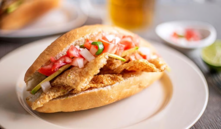 Las Guacamayas: El Plato Tradicional de León, Guanajuato, México